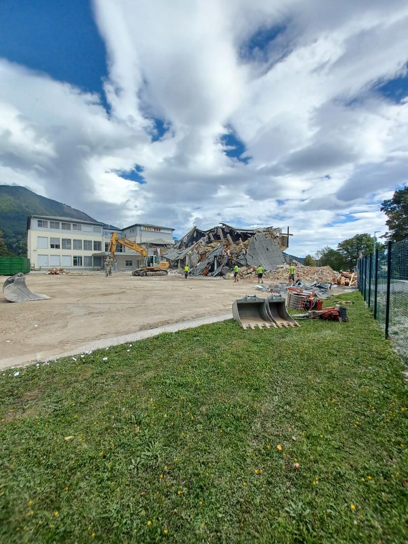 TELOVADNICA PRI OŠ PREDDVOR PORUŠENA - preddvor.si